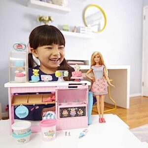 Barbie Cake Decorating Playset with Blonde Doll, Baking Island with Oven, Molding Dough & Toy Cake-Making Pieces [Amazon Exclusive]