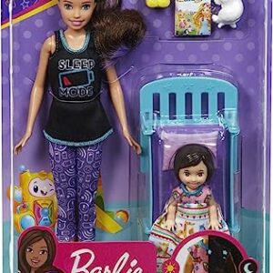 Barbie Skipper Babysitters Inc. Bedtime Playset with Babysitting Skipper Doll, Toddler Doll with Glow-in-the-Dark Pajamas, Bed, Sleeping Kitty, Teddy Bear, Blanket and Storybook for Kids 3-7 Years Old