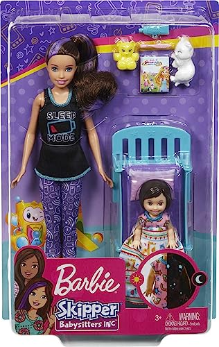 Barbie Skipper Babysitters Inc. Bedtime Playset with Babysitting Skipper Doll, Toddler Doll with Glow-in-the-Dark Pajamas, Bed, Sleeping Kitty, Teddy Bear, Blanket and Storybook for Kids 3-7 Years Old