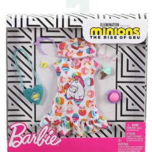 Barbie Storytelling Fashion Pack of Doll Clothes Inspired by Minions: Hoodie Dress and 6 Accessories Dolls, Gift for 3 to 8 Year Olds