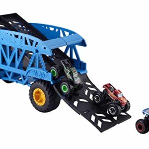 Hot Wheels - Monster Trucks Transport Truck, Includes 3 Cars, Multicolor (Mattel GGB64)