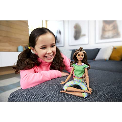 Barbie Made to Move Doll with 22 Flexible Joints & Long Wavy Brunette Hair Wearing Athleisure-wear for Kids 3 to 7 Years Old , Green