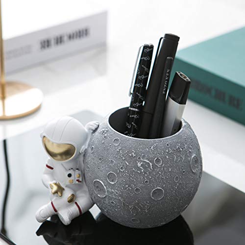 Kimdio Pen Holder, Astronaut Stand for Desk Pencil Holder, Resin Desk Organizer Decorative Accessories Ideal Gift for Office, Classroom, Home