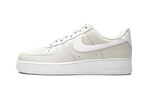 nike men's air force 1 '07 basketball shoe, lt bone white, 8