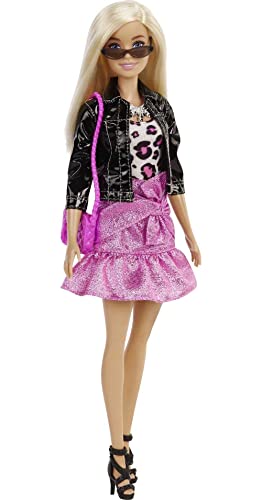 Barbie Advent Calendar with Barbie Doll (12-in), 24 Surprises Including Day-to-Night Trendy Clothing & Accessories, Festive Holiday Themed Packaging for Kids 3 to 7 Years Old