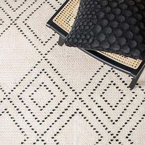 Safavieh Casablanca Collection Accent Rug - 4' x 6', Ivory & Black, Handmade Moroccan Boho Wool Braided Tassel, Ideal for High Traffic Areas in Entryway, Living Room, Bedroom (CSB676Z)