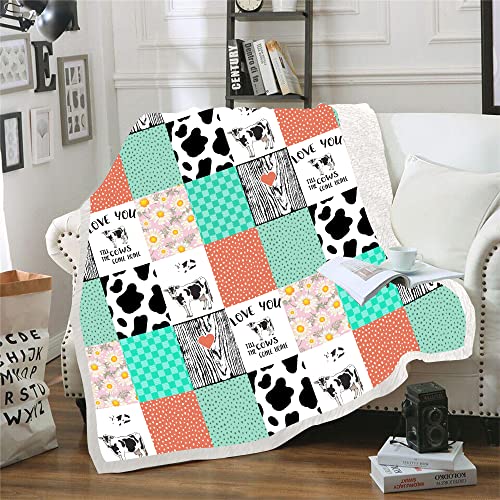 WGFAKJMO Cow Blanket Cute Cow Print Blanket Cow Beding Sherpa Fleece Throw Blanket Farm Animals Blanket Warm and Plush Cow Print Throw Blankets for Bed Sofa Travel Couch（Green，(50 x 60 in)）