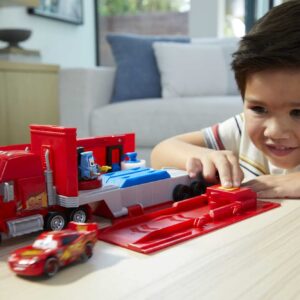 Mattel Disney Cars Toys Transforming Mack Playset, 2-in-1 Toy Truck & Tune-Up Station with Launcher, Lift & More