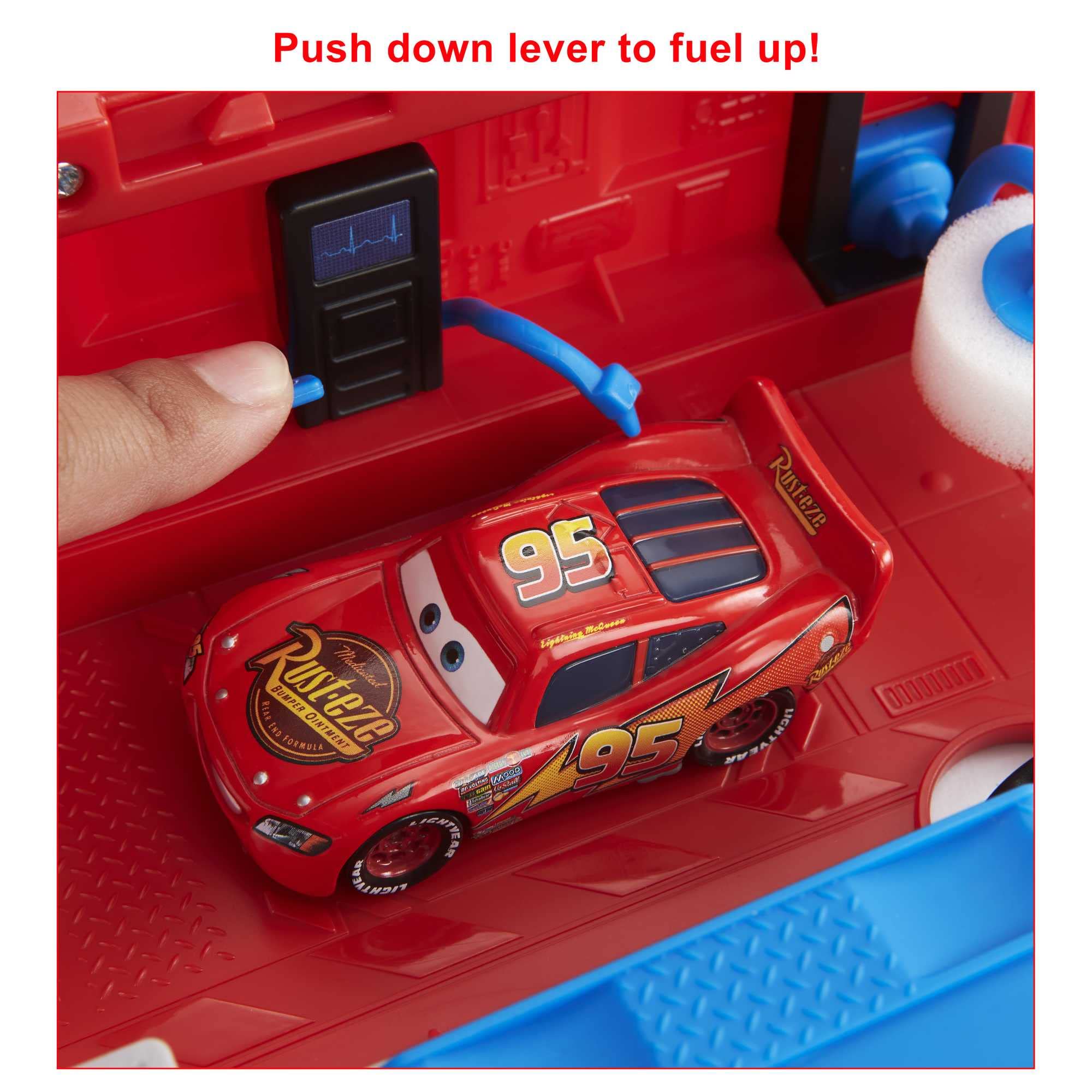 Mattel Disney Cars Toys Transforming Mack Playset, 2-in-1 Toy Truck & Tune-Up Station with Launcher, Lift & More