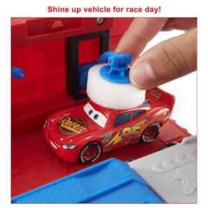 Mattel Disney Cars Toys Transforming Mack Playset, 2-in-1 Toy Truck & Tune-Up Station with Launcher, Lift & More