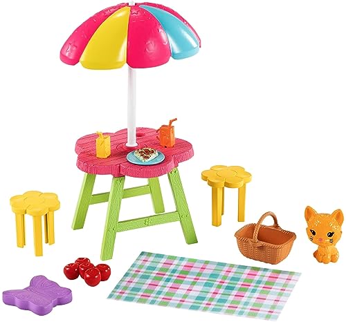 Barbie Chelsea Picnic Playset with Chelsea Doll (6-in Blonde), Pet Kitten, Picnic Table, Umbrella, Basket & Accessories, Gift for 3 to 7 Year Olds