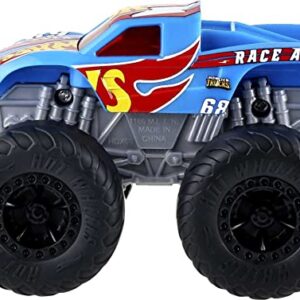 Hot Wheels Monster Trucks Roarin’ Wreckers, 1 1:43 Scale Truck with Lights & Sounds, Plays Truck's Theme Song, Toy for Kids 3 Years Old & Older