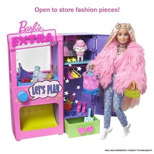 Barbie Extra Surprise Fashion Playset with 20 Pieces Including Pet Poodle, Closet and Push-Button Feature That Dispenses Fashion Accessories, Gift for 3 Year Olds & Up