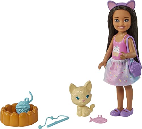 Barbie Chelsea Doll & Accessories, Brunette Doll with Removable Sprinkle-Print Skirt, Kitten, Pet Bed & More