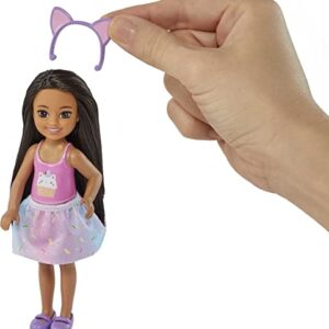 Barbie Chelsea Doll & Accessories, Brunette Doll with Removable Sprinkle-Print Skirt, Kitten, Pet Bed & More