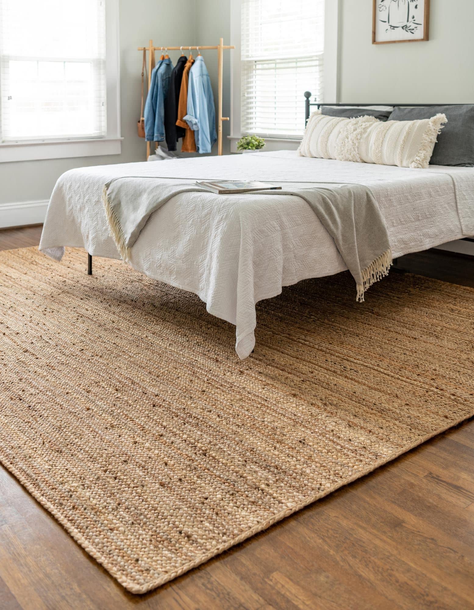 Rugs.com Hand Braided Jute Rug – 4' x 6' Natural Flatweave Rug Perfect for Entryways, Kitchens, Breakfast Nooks, Accent Pieces