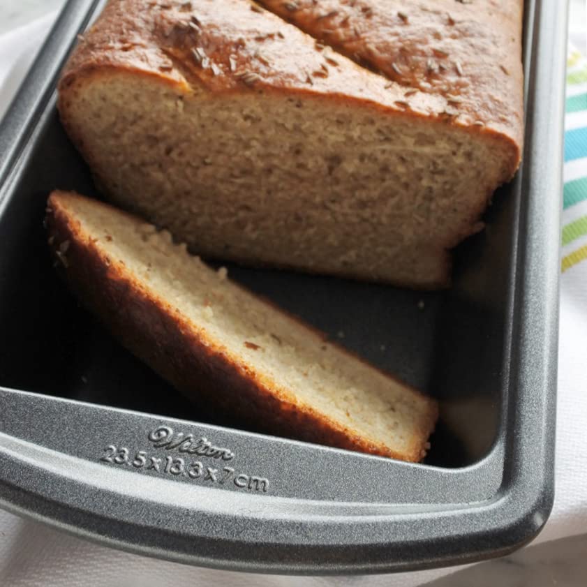 Wilton Advance Select Premium Non-Stick Loaf Pan, 9.25 x 5.25 Inches, Steel, Silver