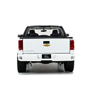 Jada Toys Just Trucks 1:24 2014 Chevy Silverado Z-71 Die-cast Car Black/White with Tire Rack, Toys for Kids and Adults