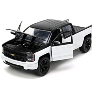 Jada Toys Just Trucks 1:24 2014 Chevy Silverado Z-71 Die-cast Car Black/White with Tire Rack, Toys for Kids and Adults