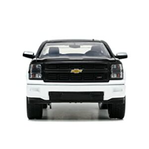 Jada Toys Just Trucks 1:24 2014 Chevy Silverado Z-71 Die-cast Car Black/White with Tire Rack, Toys for Kids and Adults