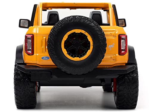 Jada Toys Just Trucks 1:24 2021 Ford Bronco Die-cast Car Orange with Tire Rack, Toys for Kids and Adults