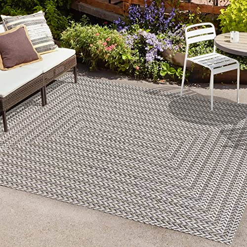 JONATHAN Y SMB206B-4 Chevron Modern Concentric Squares Braided Indoor Outdoor Area-Rug, Farmhouse, Traditional Easy-Clean,Bedroom,Kitchen,Backyard,Patio,Non Shedding, Black/Light Gray, 4 X 6