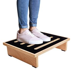 one wood step stool for adults&seniors, with non-slip rubber stepping surface, portable single wooden riser, 440 lb carrying capacity, stepping stool for kitchen/bathroom/bedside