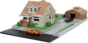 jada toys fast & furious nano hollywood rides dom toretto's house display diorama with two 1.65" die-cast cars, toys for kids and adults (33668)