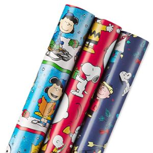 American Greetings 105 sq. ft. Peanuts Christmas Wrapping Paper Bundle with Cut Lines, Peanuts Characters (3 Rolls 30 in. x 14 ft.)