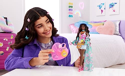 Barbie Extra Fly Doll with Beach-Themed Travel Clothes & Accessories, Tropical Coverup with Oversized Hat & Bag