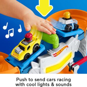 Fisher-Price Little People Hot Wheels Toddler Playset Race and Go Track Set with Lights Sounds & 2 Toy Cars for Ages 18+ Months