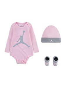 nike jordan baby long sleeve bodysuit, hat and booties 3 piece set (p(lj0263-a9y)/g, 0-6 months)