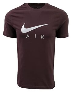 nike men's swoosh air metallic graphic tee (medium, chocolate/silver)