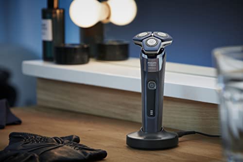 Philips Norelco Shaver 7800, Rechargeable Wet & Dry Electric Shaver with SenseIQ Technology, Quick Clean Pod, Charging Stand, Travel Case and Pop-up Trimmer, S7885/85