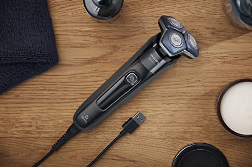 Philips Norelco Shaver 7600, Rechargeable Wet & Dry Electric Shaver with SenseIQ Technology, Quick Clean Pod, Travel Case and Pop-up Trimmer, S7886/84, Multi