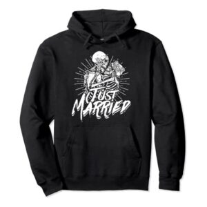 Just married - Bride and groom skeleton couple Pullover Hoodie