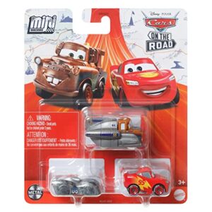 disney cars on the road mini racers salt flats 3-pack with super speed mater, lightning mcqueen & datz jammin