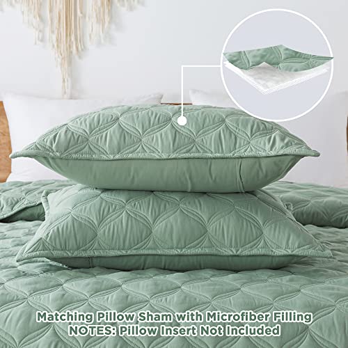 Litanika Sage Green California King Size Quilt Set - Oversized Lightweight Summer Comforter Bedspreads & Coverlets - Boho Farmhouse Bedding Cover Bed Decor - 3 Pieces (1 Quilt, 2 Pillowcases)