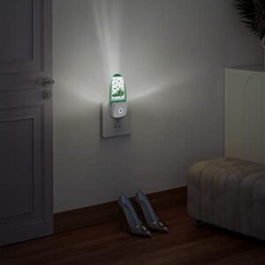 St. Patrick's Day Night Light, LED Plug in Night Light, Green Checkered Board Truck Clover on Wood Night Lights with Dusk to Dawn Sensor Decorative Kids/Adults Nightlight for Bedroom Bathroom