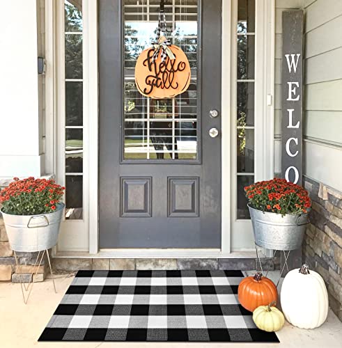 KOZYFLY Buffalo Plaid Area Rugs 2x3 Ft Black and White Checkered Rug Washable Front Door Mat Hand Woven Cotton Outdoor Rug Small Rug for Front Porch Kitchen Entryway Patio Bathroom