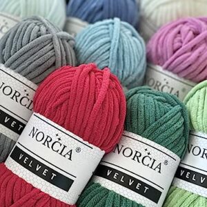 NORCIA Soft Velvet Yarn Chenille Yarn for Crocheting Super Bulky 100g (74.3 yds) Baby Blanket Yarn for Knitting Amigurumi Yarn Fancy Yarn for Crochet Weaving Craft