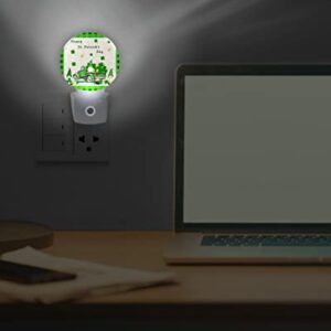 Night Light Plug into Wall, LED Nightlights St. Patrick's Day Green Truck Gnome Shamrock Linen Small Nightlight Auto Dusk-to-Dawn Sensor Lamp LED Night Lights for Kid's Bedroom, Bathroom