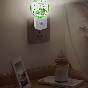 Night Light Plug into Wall, LED Nightlights St. Patrick's Day Green Truck Gnome Shamrock Linen Small Nightlight Auto Dusk-to-Dawn Sensor Lamp LED Night Lights for Kid's Bedroom, Bathroom