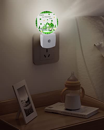 Night Light Plug into Wall, LED Nightlights St. Patrick's Day Green Truck Gnome Shamrock Linen Small Nightlight Auto Dusk-to-Dawn Sensor Lamp LED Night Lights for Kid's Bedroom, Bathroom