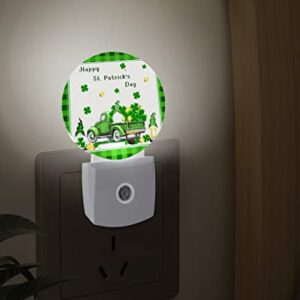 Night Light Plug into Wall, LED Nightlights St. Patrick's Day Green Truck Gnome Shamrock Linen Small Nightlight Auto Dusk-to-Dawn Sensor Lamp LED Night Lights for Kid's Bedroom, Bathroom