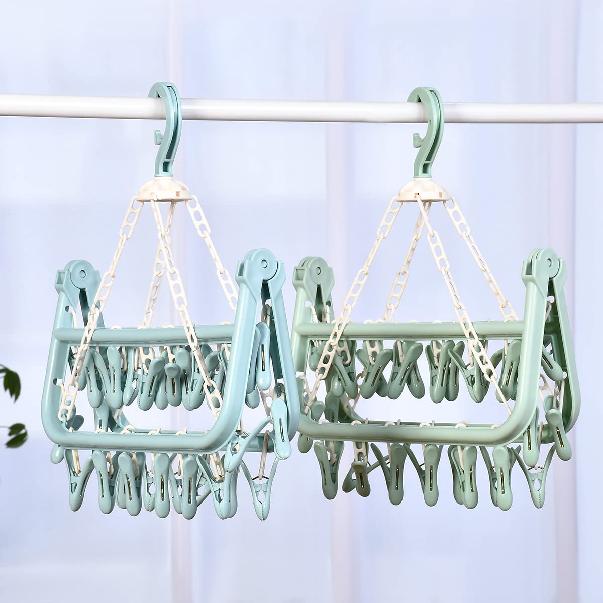 Clothes Drying Racks Foldable Clip Hangers Drip Hanger Plastic with 32 Drying Clips Wind-Proof Hook Underwear Hanger with Clips Plastic Laundry Clip for Socks Bras