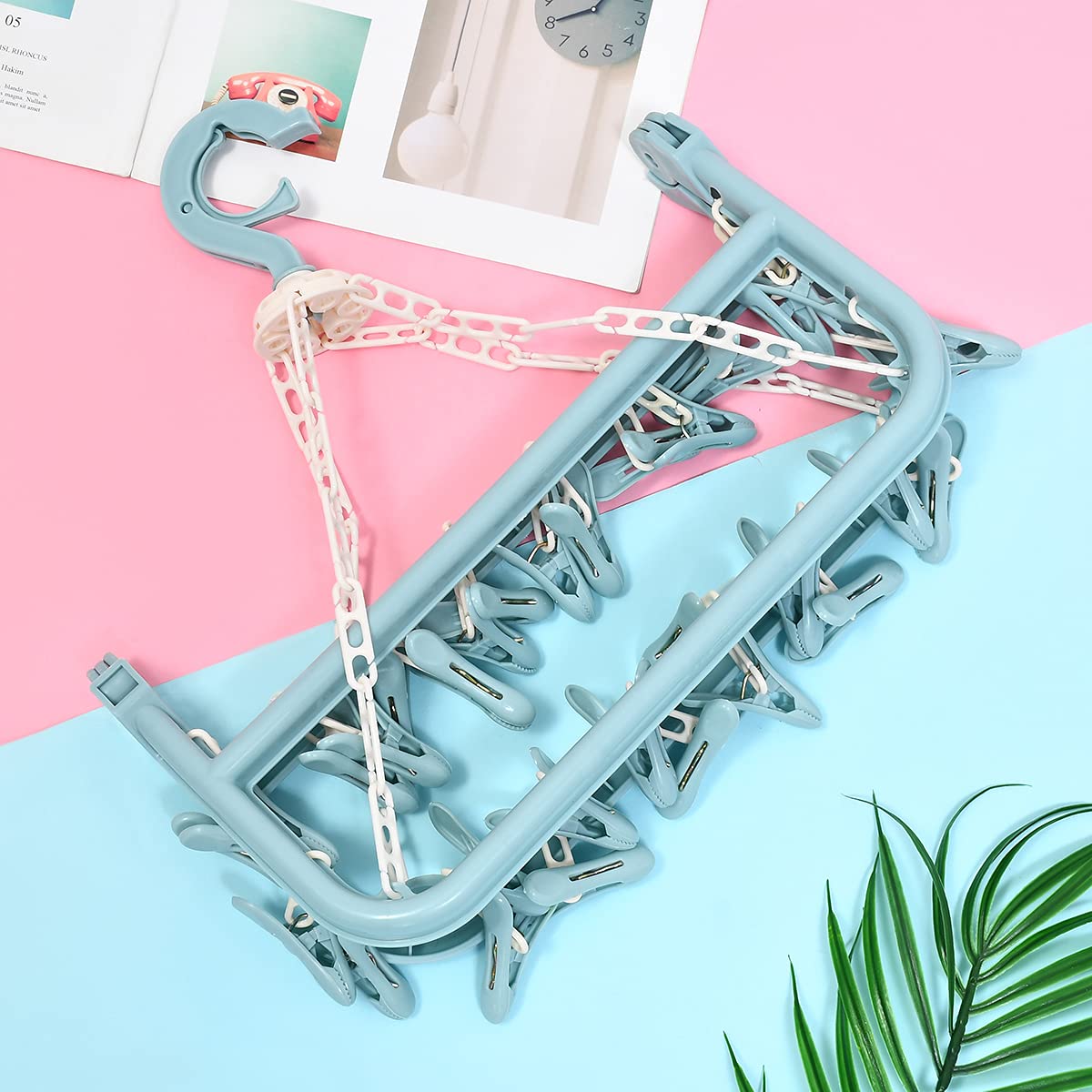 Clothes Drying Racks Foldable Clip Hangers Drip Hanger Plastic with 32 Drying Clips Wind-Proof Hook Underwear Hanger with Clips Plastic Laundry Clip for Socks Bras