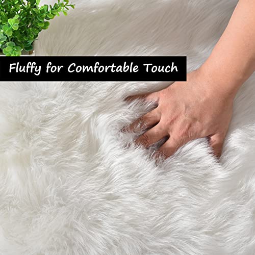 Goolela Faux Fur Rug Throw Rugs Small White Rug 2x3 Sheep Skin Rug Fluffy Washable Rug for Bedroom Dorm Bedside Rug Luxury Room Decor, Rectangle