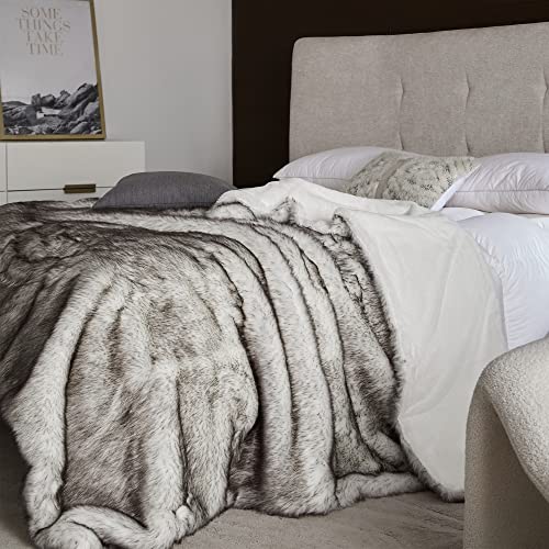 PURE ERA Faux Fur Throw Blanket Luxury Soft Warm Fluffy Thick Decorative Blanket for Couch Bed Sofa Armchair, Reversible to Plush Velvet (50"x60" White&Black)