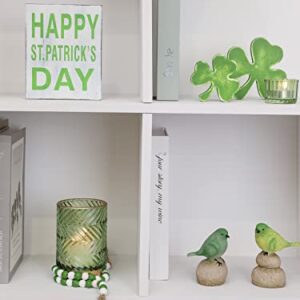 RM ROOMERS St Patrick’s Day Tiered Tray Decor, 4pcs Farmhouses St Patricks Day Table Decor, Irish Theme Wooden Shamrock Signs Table Centerpieces for March, Office, Home